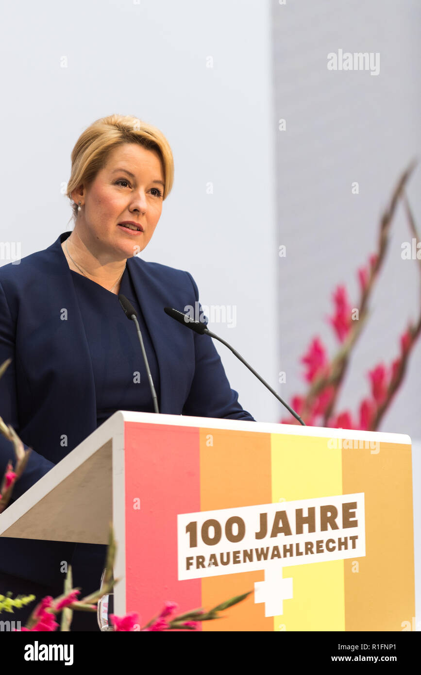 Franziska giffey spd -Fotos und -Bildmaterial in hoher Auflösung – Alamy