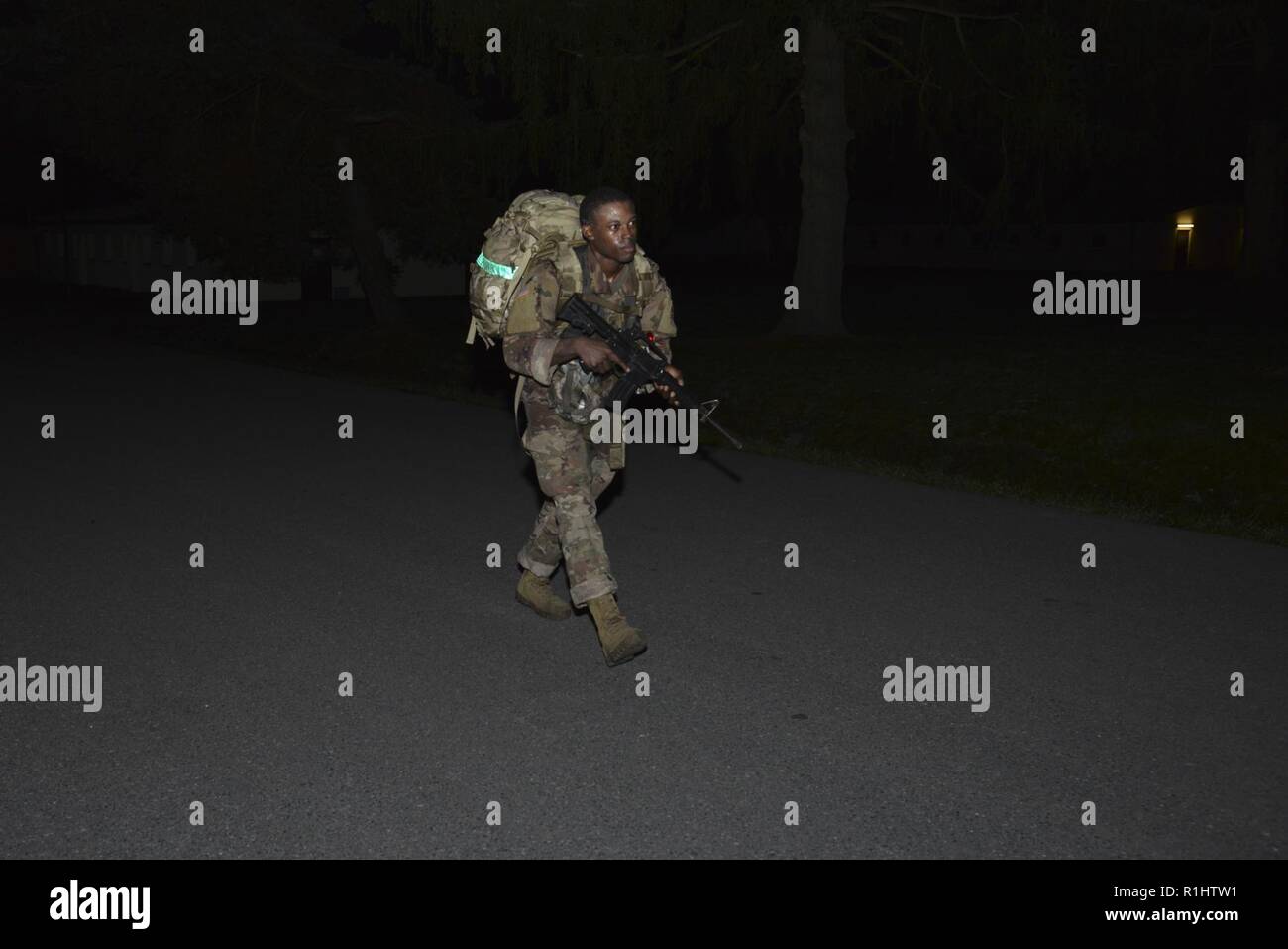 Ein US-Soldat beteiligt sich an einem Ruck März während der letzte Tag ...