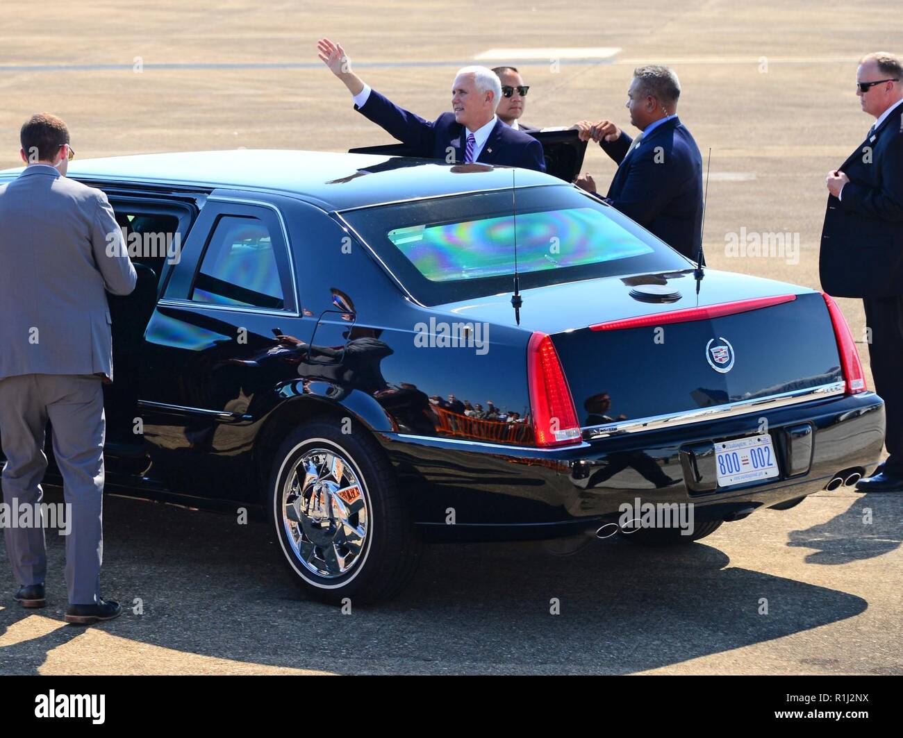 Vice President Mike Pence Wellen auf die Menge, als er fährt McGhee ...