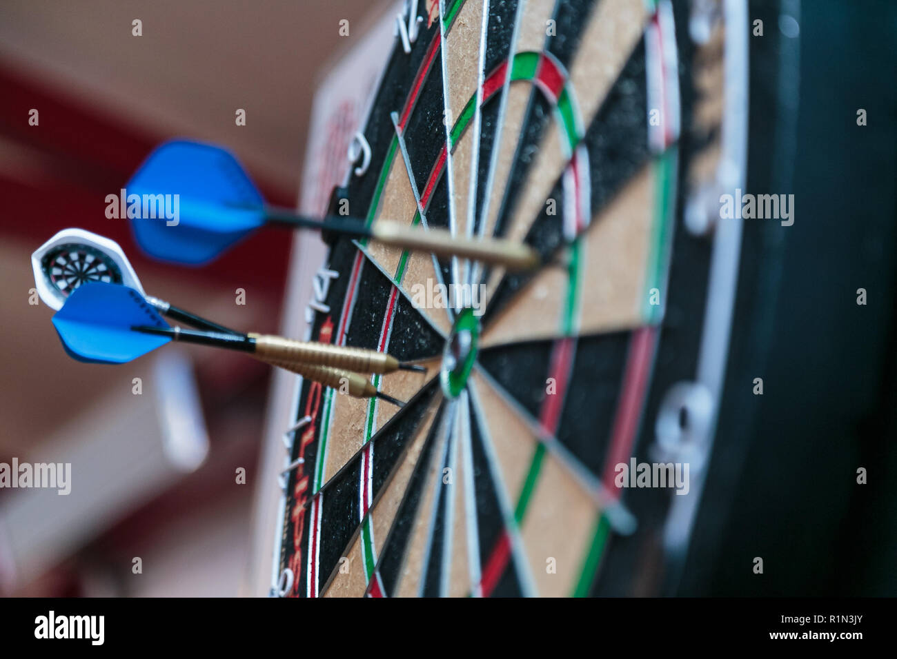 Dart pfeil -Fotos und -Bildmaterial in hoher Auflösung – Alamy