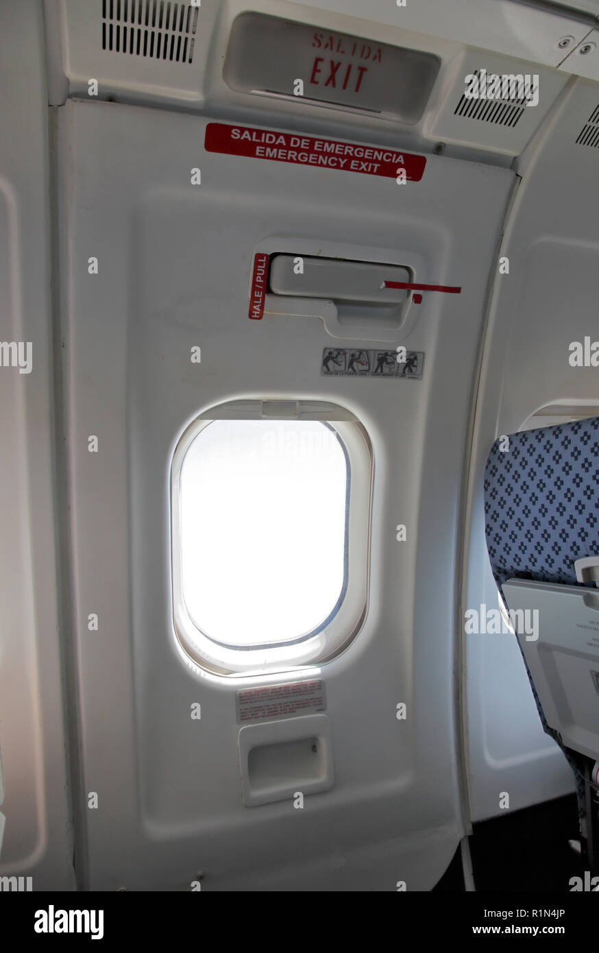 Emergency exits -Fotos und -Bildmaterial in hoher Auflösung – Alamy