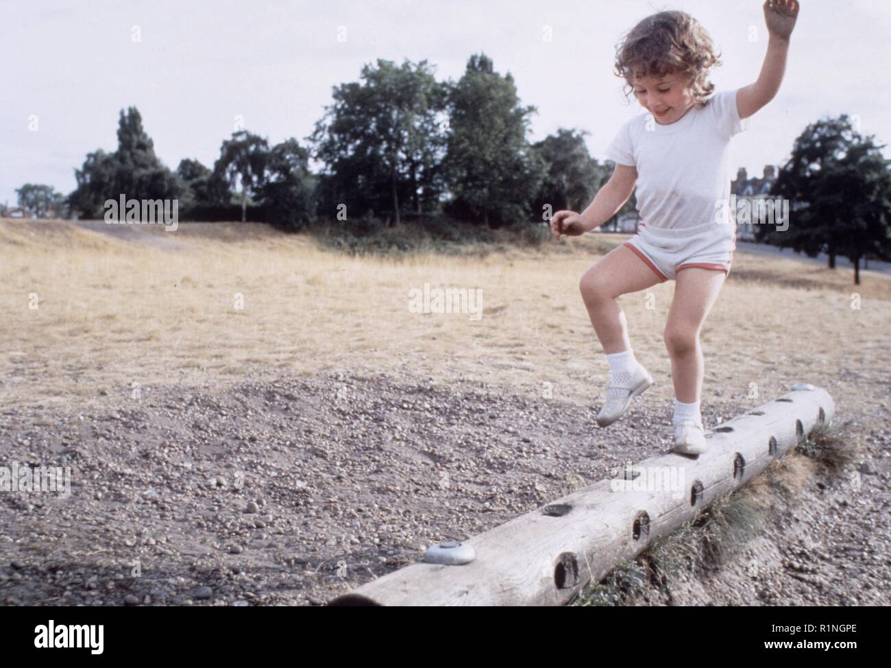 Kind sommer 80er -Fotos und -Bildmaterial in hoher Auflösung – Alamy
