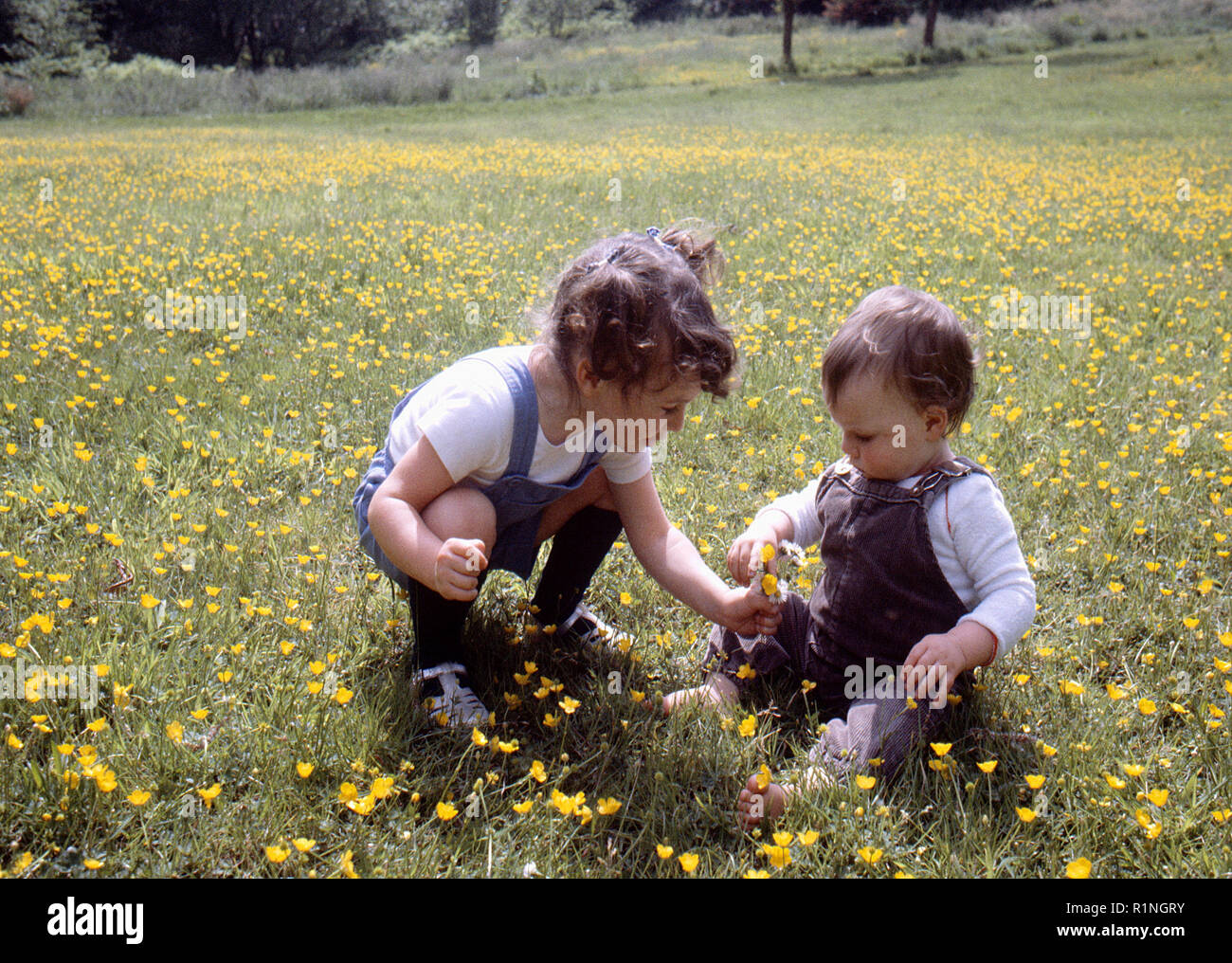 Kind sommer 80er -Fotos und -Bildmaterial in hoher Auflösung – Alamy