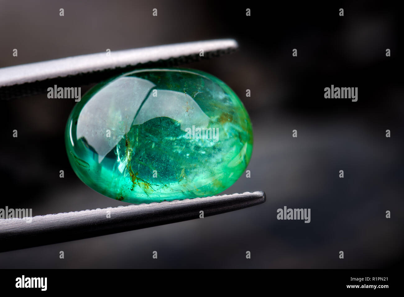 Gemstone jewelry -Fotos und -Bildmaterial in hoher Auflösung – Alamy