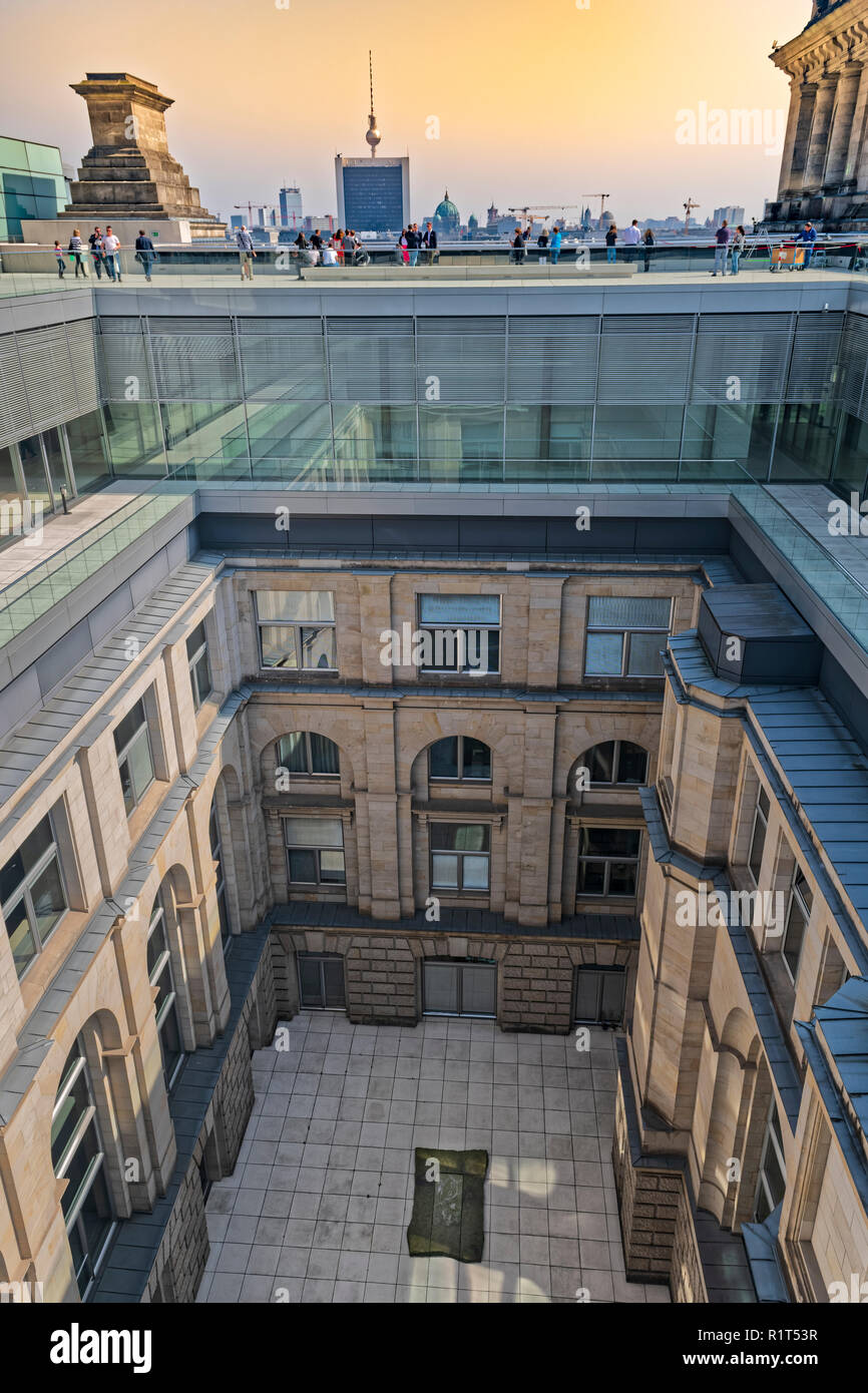 Der innere Hof Platz der Reichstag in Berlin Stockfotografie - Alamy