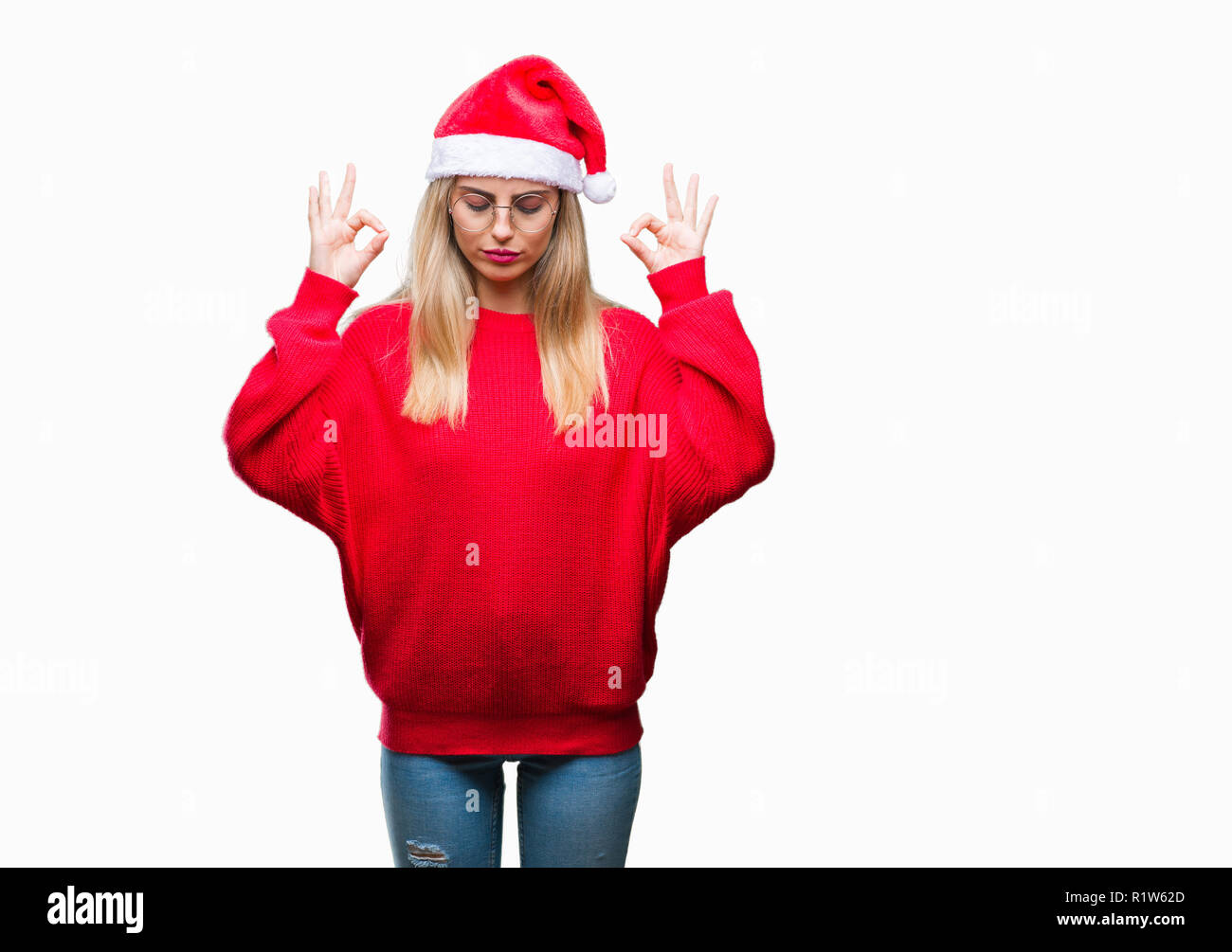 Junge hübsche blonde Frau tragen Mütze über isolierte Hintergrund ...