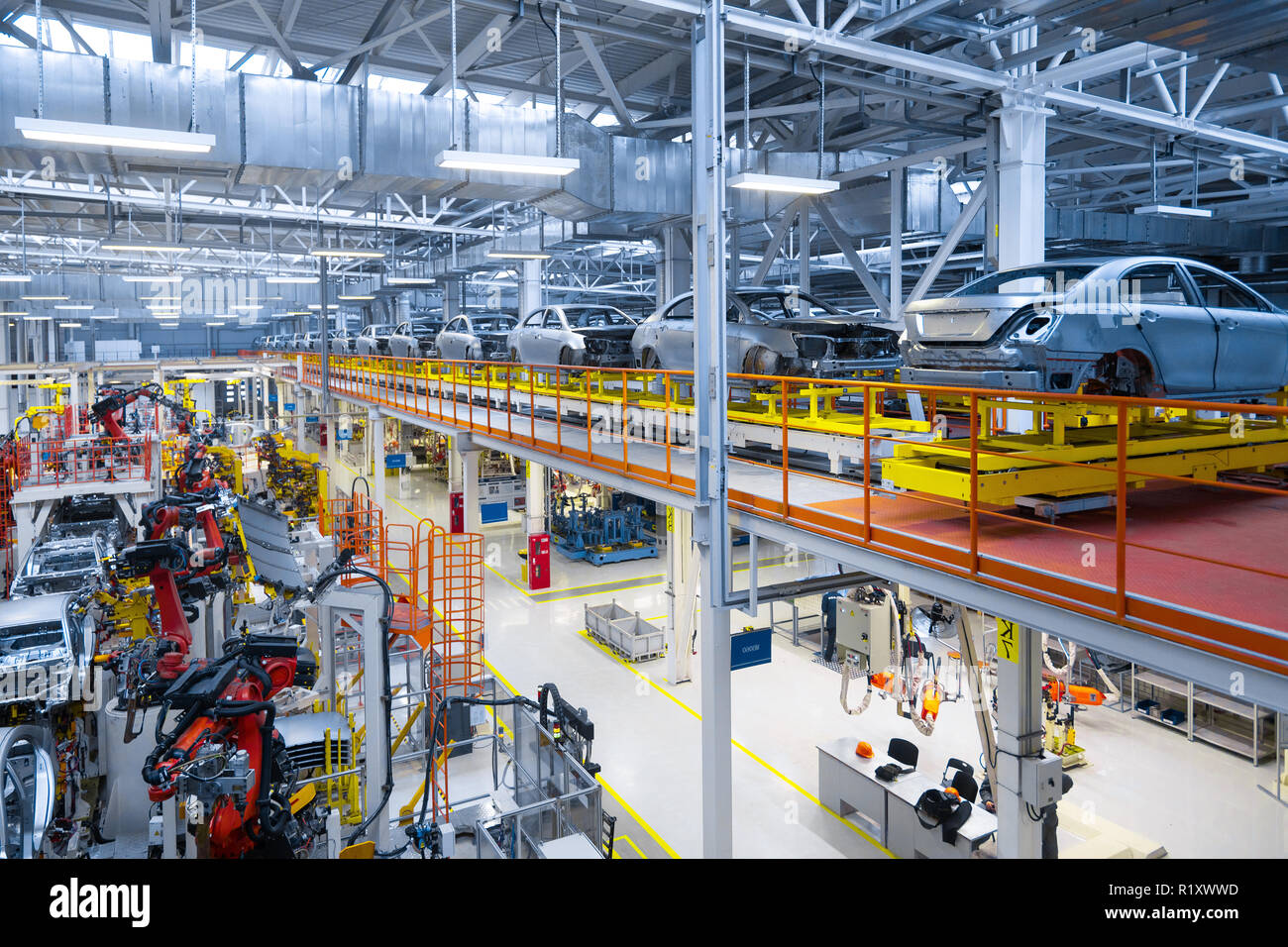 Automobil- Produktion. Schweißen Karosserie. Modernes auto Montagewerk ...
