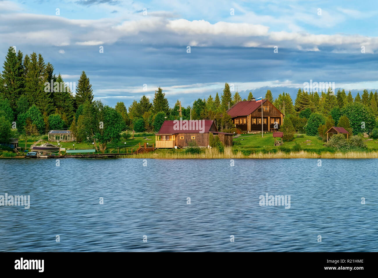 Lake house onega -Fotos und -Bildmaterial in hoher Auflösung – Alamy