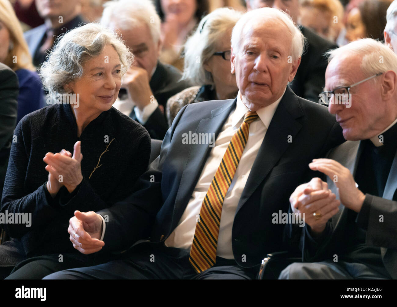 Ulla hahn -Fotos und -Bildmaterial in hoher Auflösung – Alamy