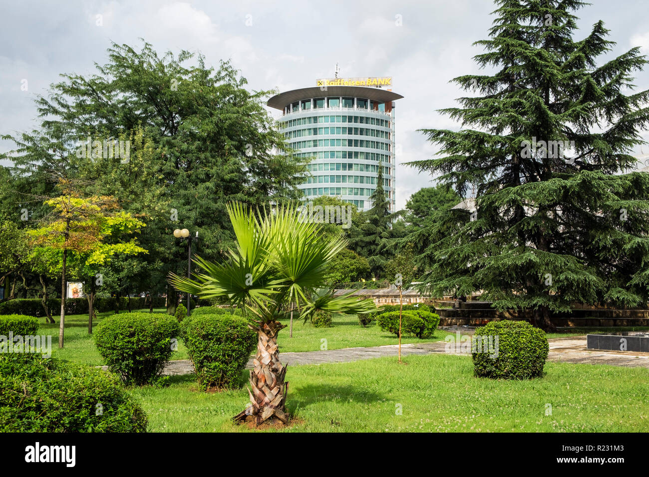 Tirana bank -Fotos und -Bildmaterial in hoher Auflösung – Alamy