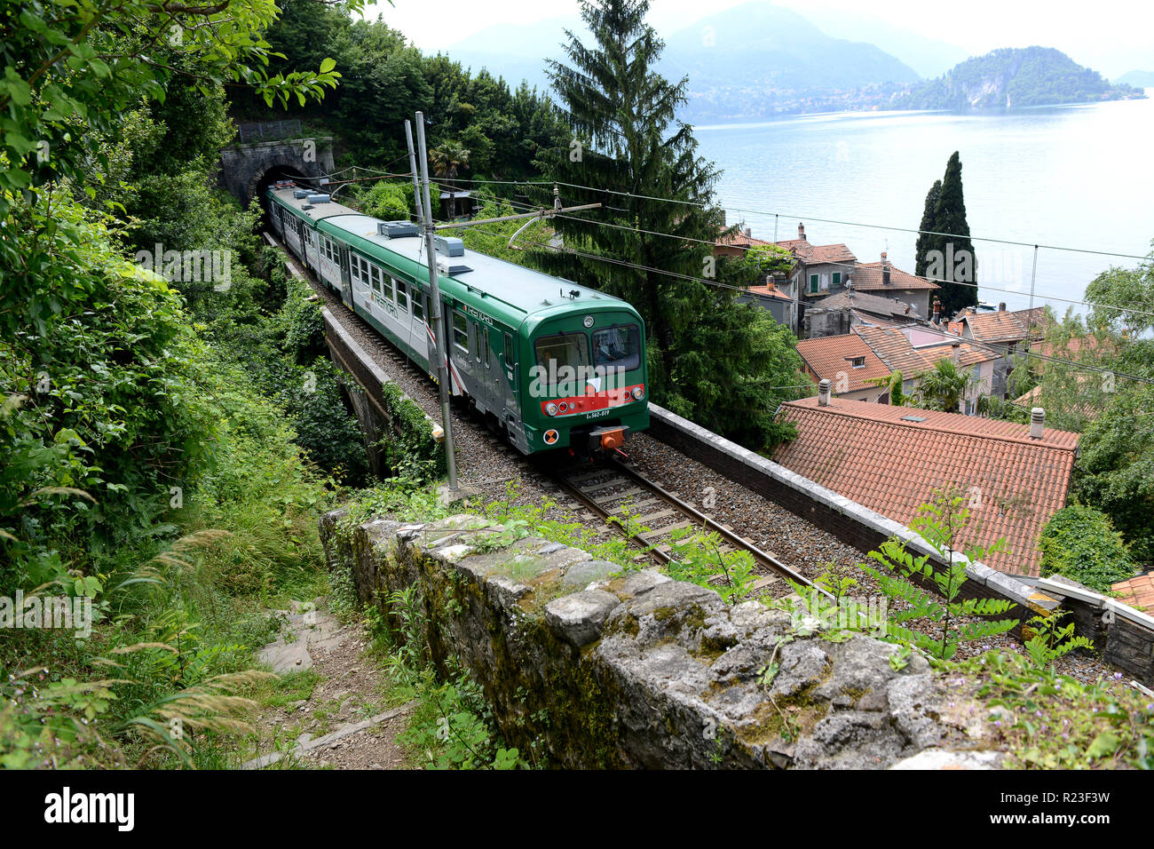 Italian trains -Fotos und -Bildmaterial in hoher Auflösung – Alamy