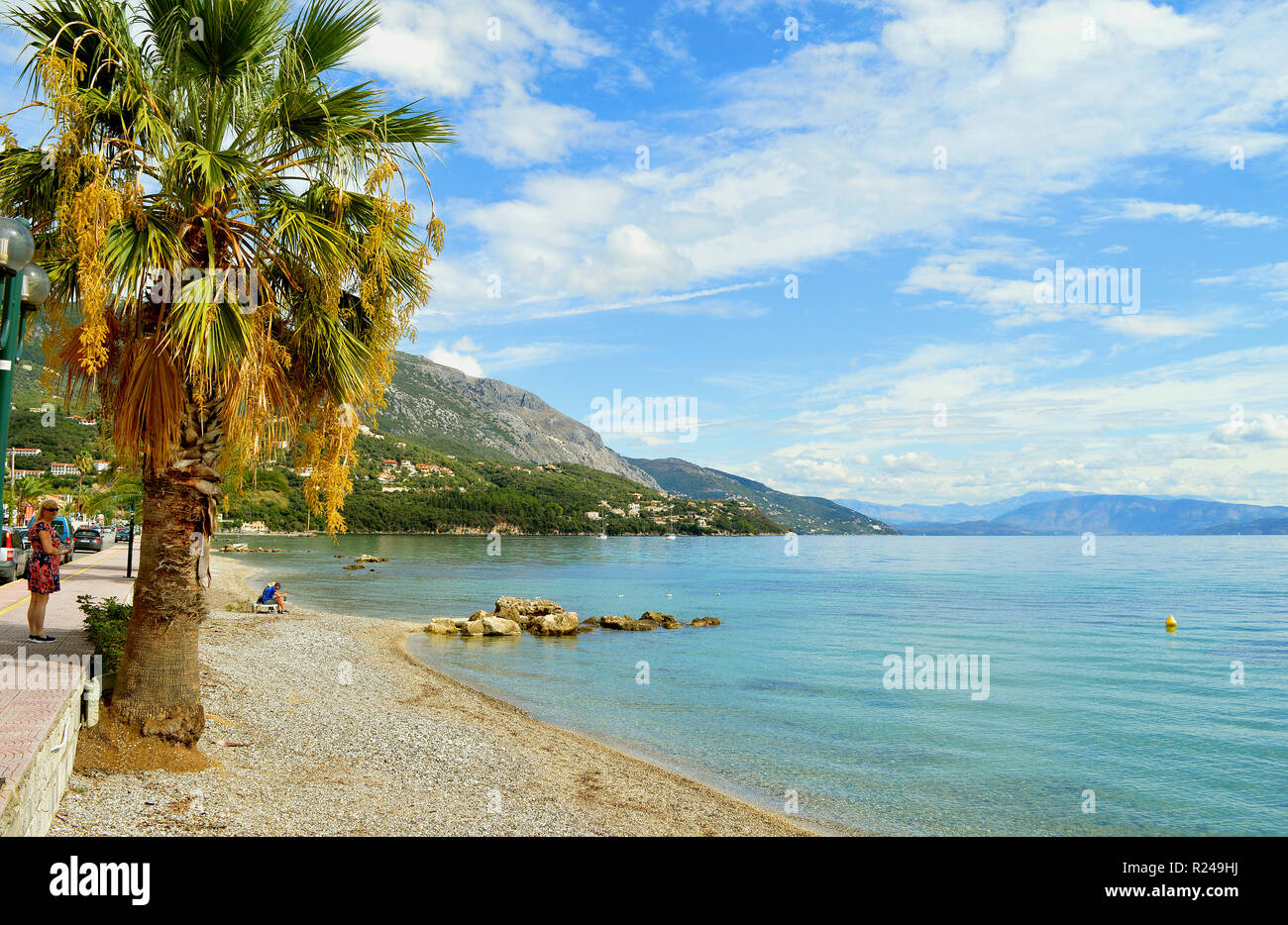 Ipsos Beach auf Korfu die griechische Insel im Ionischen Meer ...
