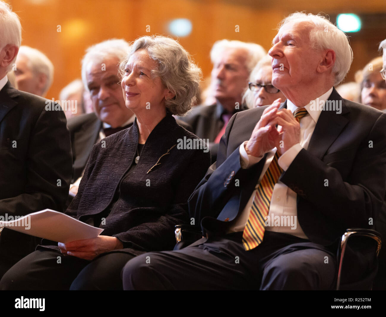 Ulla hahn -Fotos und -Bildmaterial in hoher Auflösung – Alamy