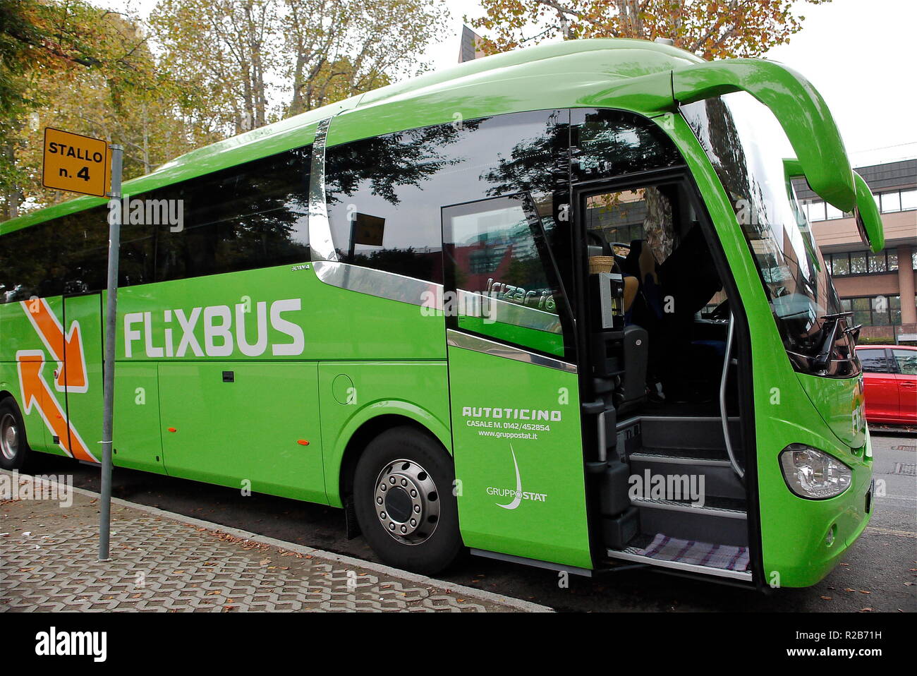 Flixbus am Busbahnhof, Turin, Italien Stockfotografie - Alamy