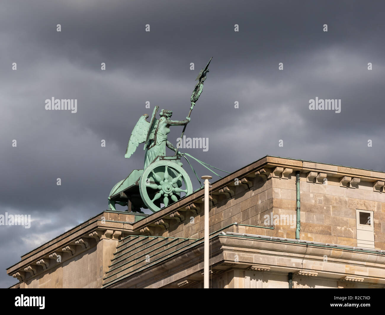 Brandenburger tor in the dark -Fotos und -Bildmaterial in hoher ...