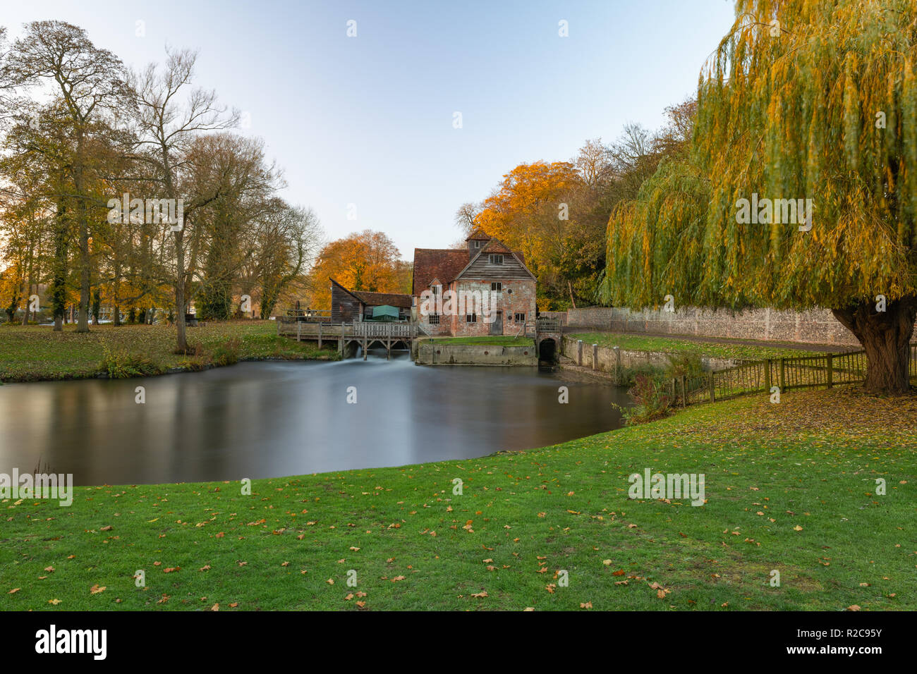 Mapledurham Watermill, Oxfordshire, England, Vereinigtes Königreich ...