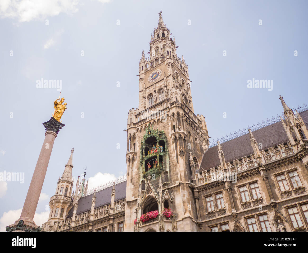 Turm neues rathaus am marienplatz -Fotos und -Bildmaterial in hoher ...