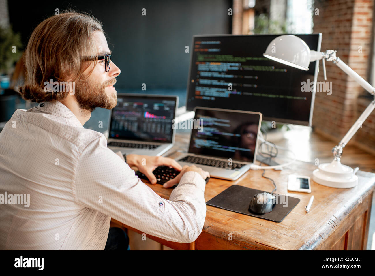 Software Programmer Stockfotos und -bilder Kaufen - Alamy