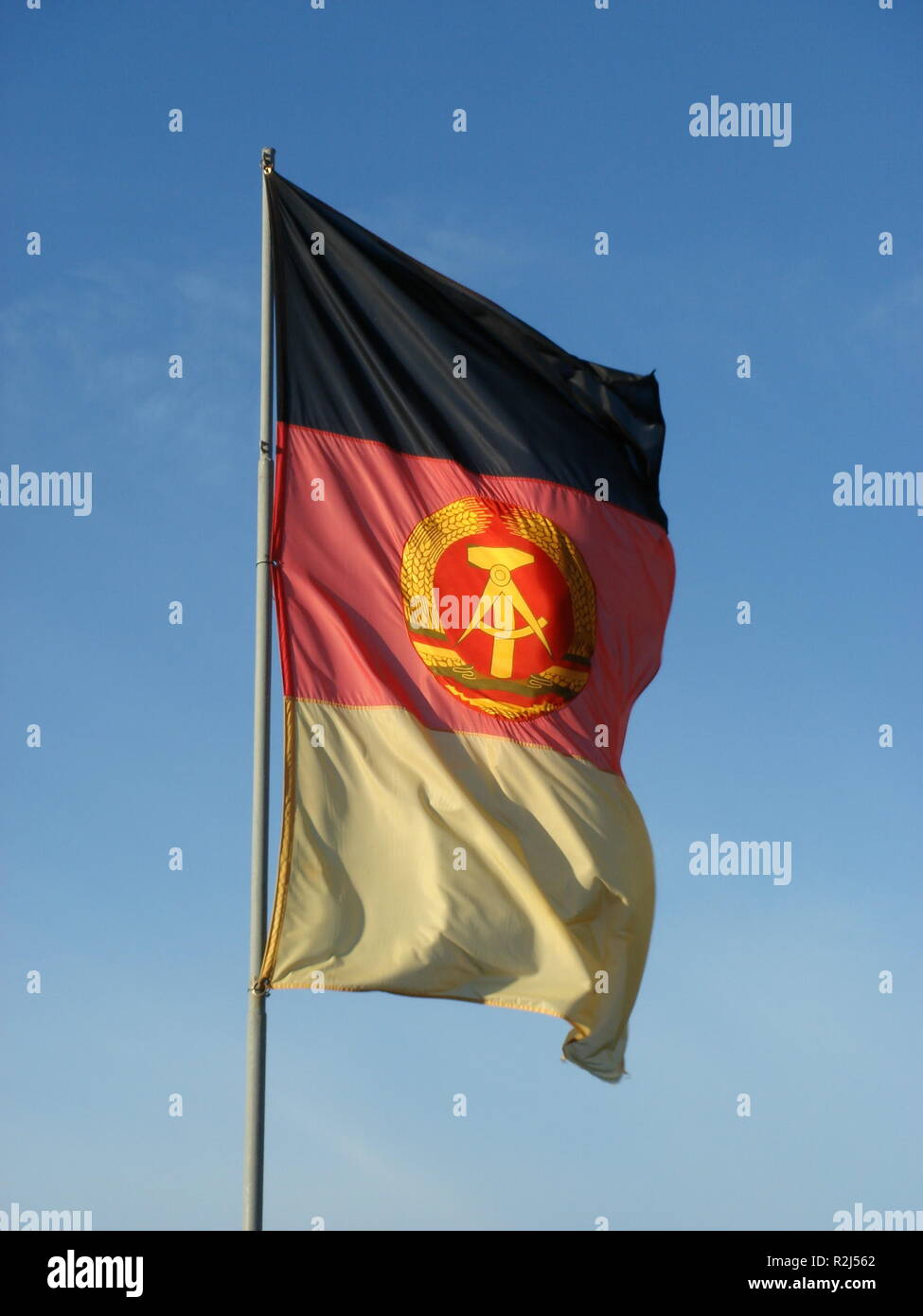 Flagge der ddr -Fotos und -Bildmaterial in hoher Auflösung – Alamy
