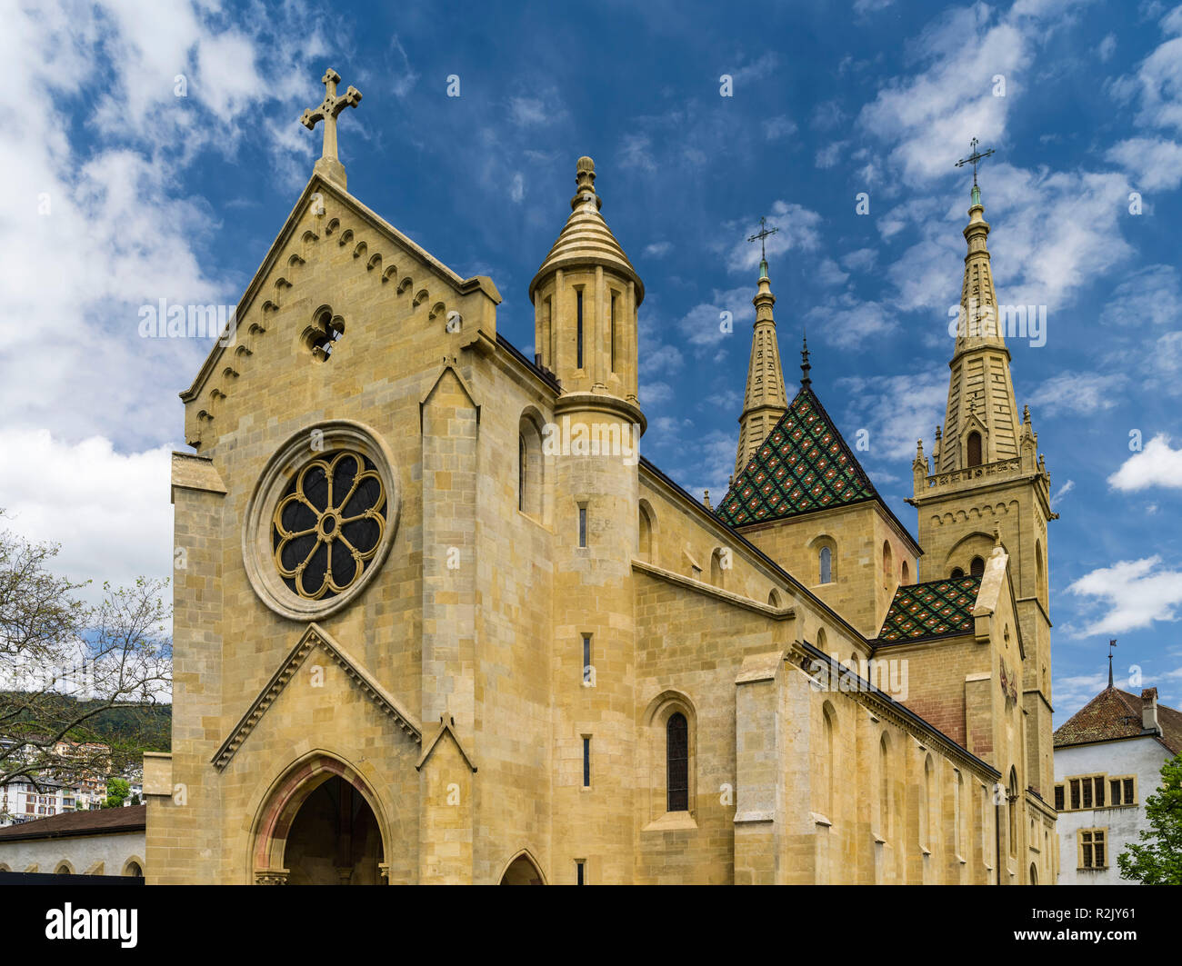 Kathedrale la collegiale in neuchatel -Fotos und -Bildmaterial in hoher ...