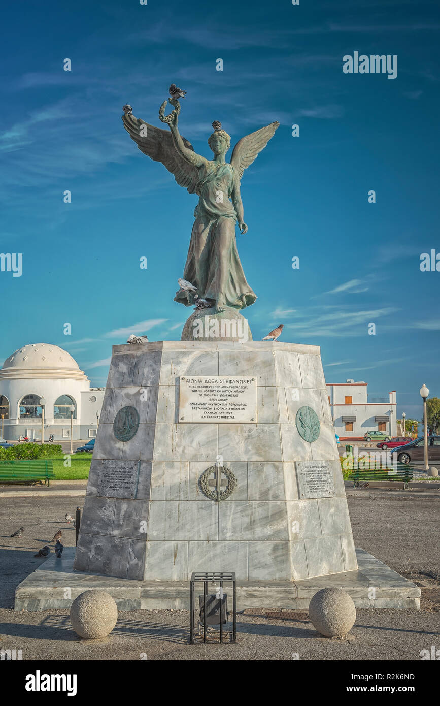 Der neue Koloss von Rhodos Statue des Sieges in Mandraki Hafen, Insel ...