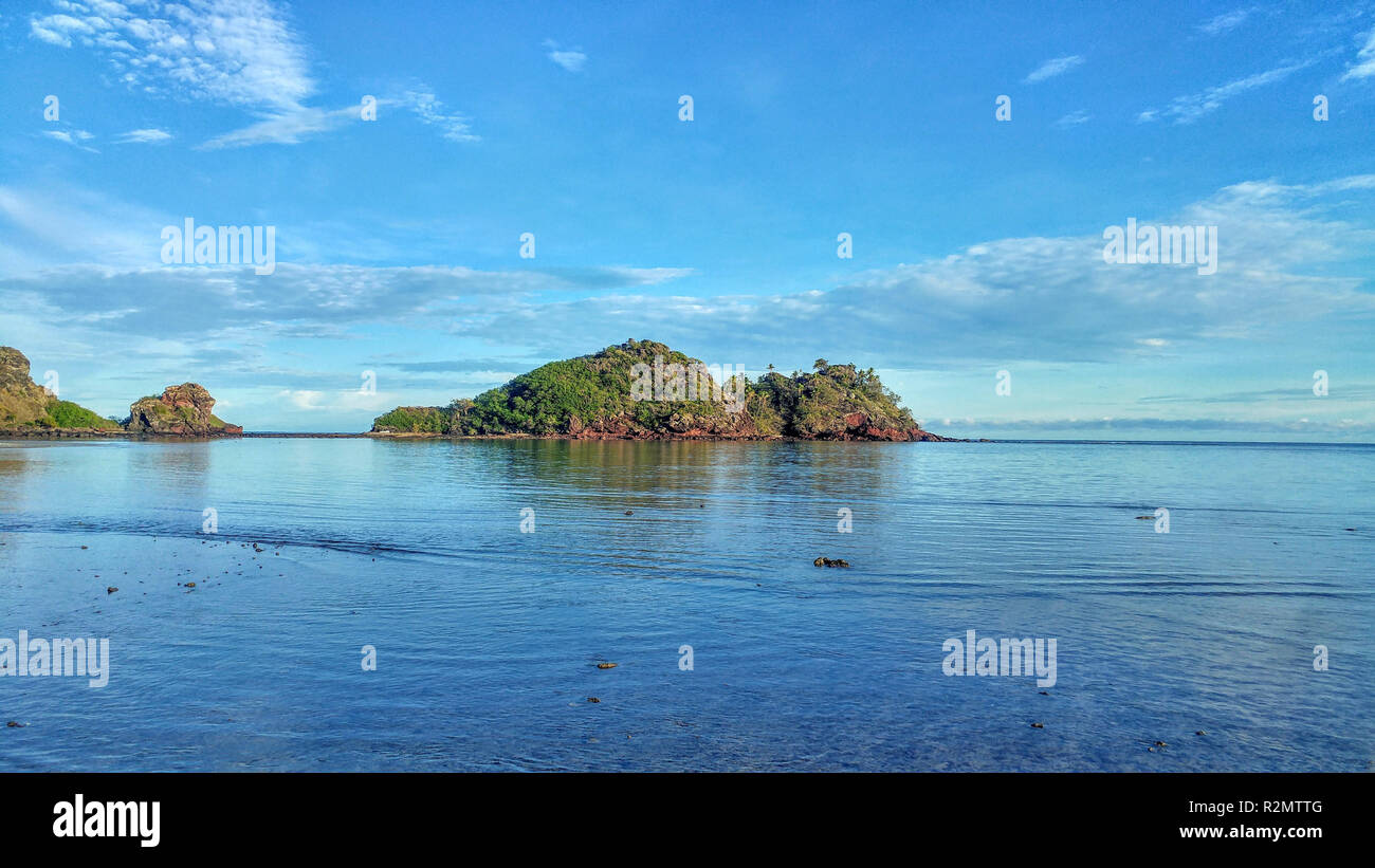 Insel im meer -Fotos und -Bildmaterial in hoher Auflösung – Alamy