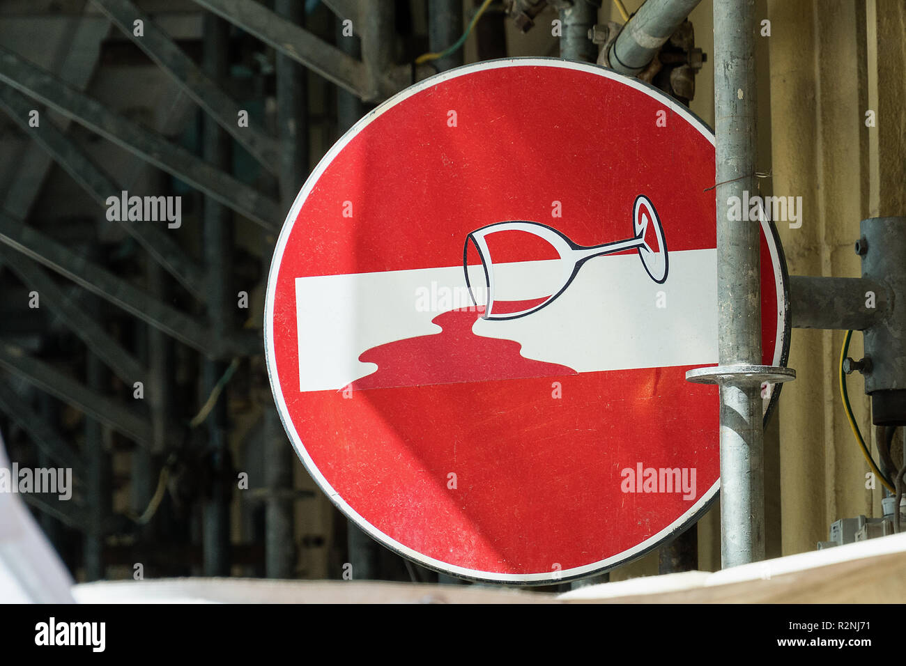 Street art by clet abraham -Fotos und -Bildmaterial in hoher Auflösung ...
