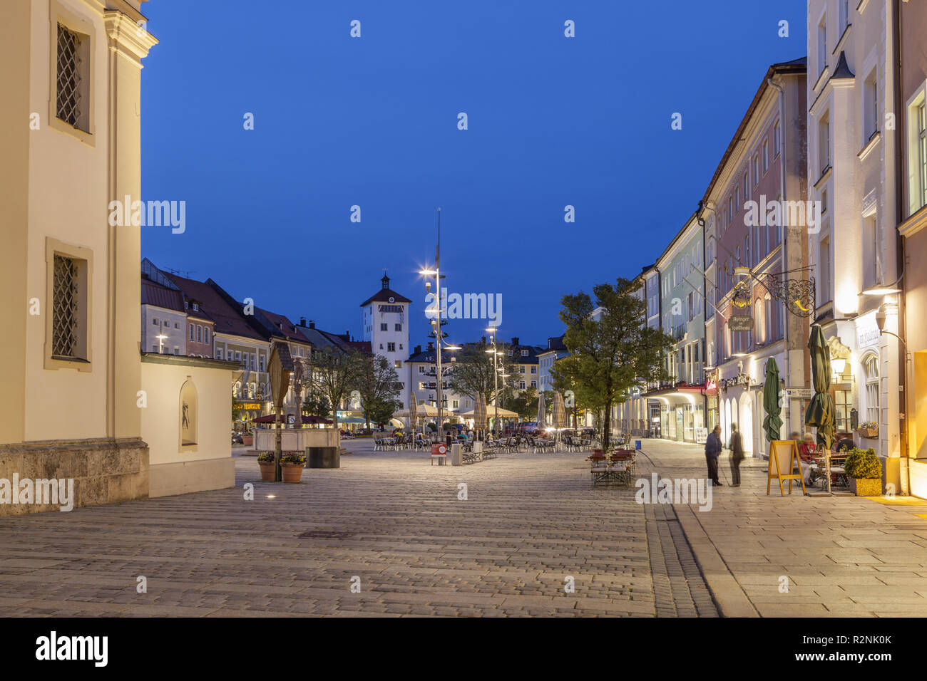 Stadtplatz von traunstein mit jacklturm -Fotos und -Bildmaterial in ...
