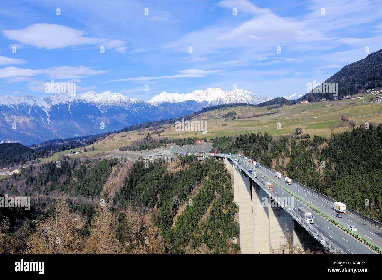 Europe bridge brenner pass -Fotos und -Bildmaterial in hoher Auflösung ...