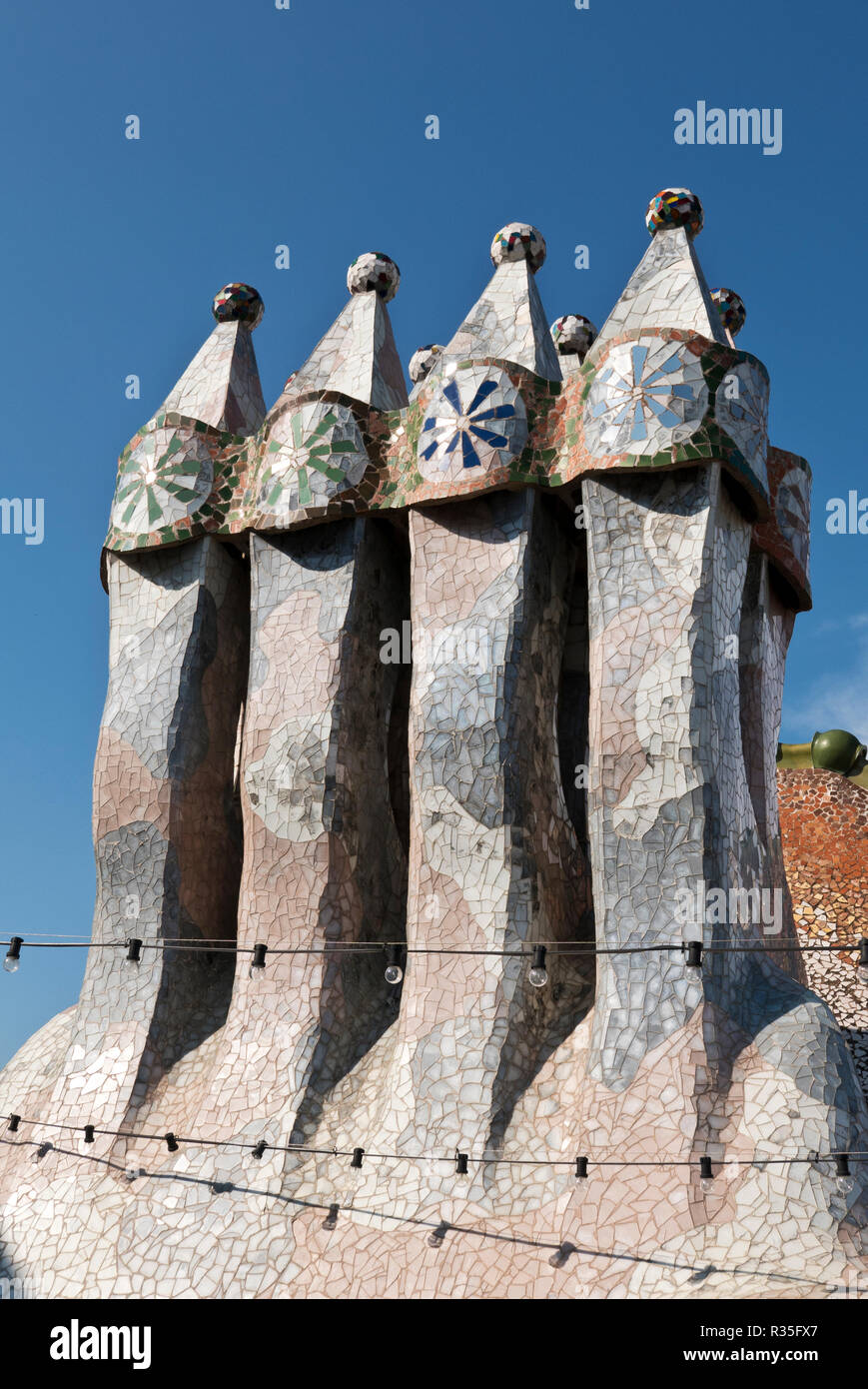 Sfiato sul tetto decorativo -Fotos und -Bildmaterial in hoher Auflösung – Alamy