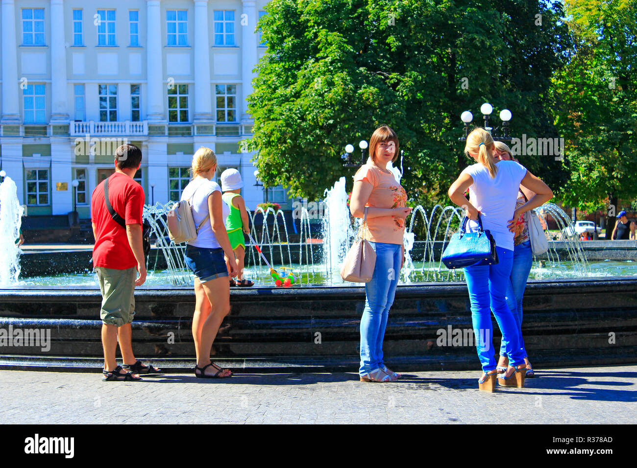 Menschen, die sich ausruhen -Fotos und -Bildmaterial in hoher Auflösung ...