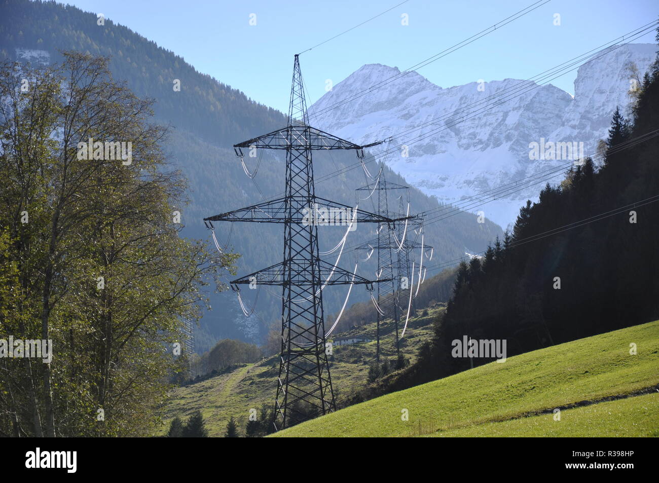 380 kv leitung -Fotos und -Bildmaterial in hoher Auflösung – Alamy