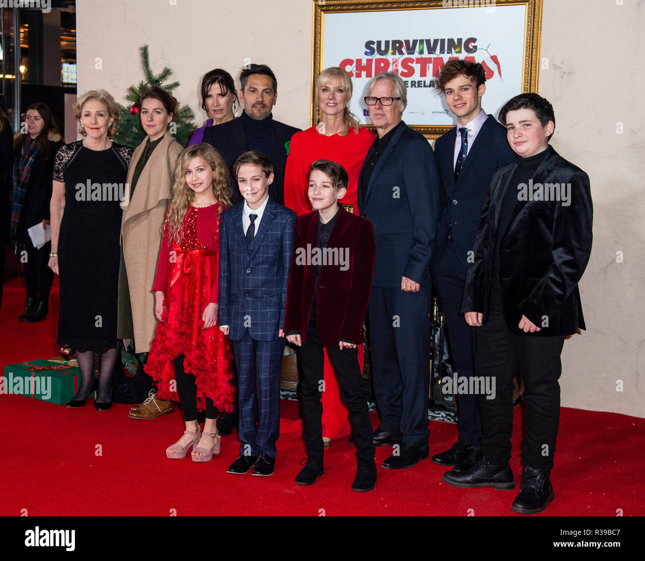 (L und R) Patricia Hodge, Gemma Whelan, Ronni Ancona, Michael Landes ...