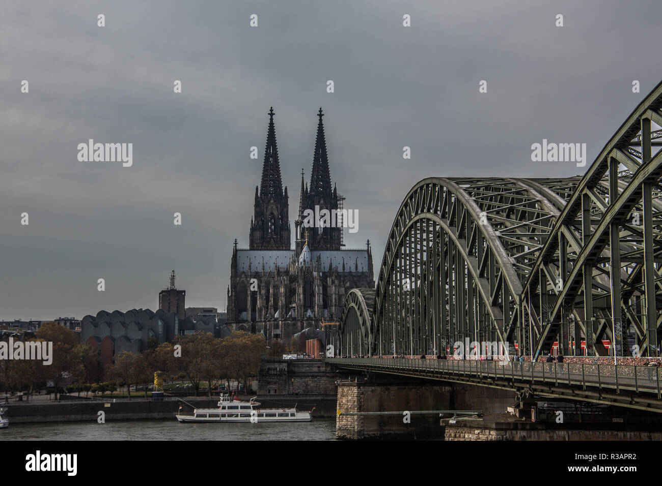 Fachwerkba genbra cke -Fotos und -Bildmaterial in hoher Auflösung – Alamy