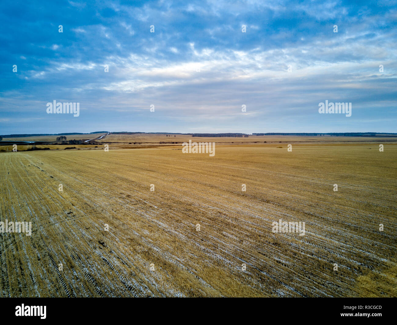 Leeres Feld Nach Der Ernte Stockfotos und -bilder Kaufen - Alamy