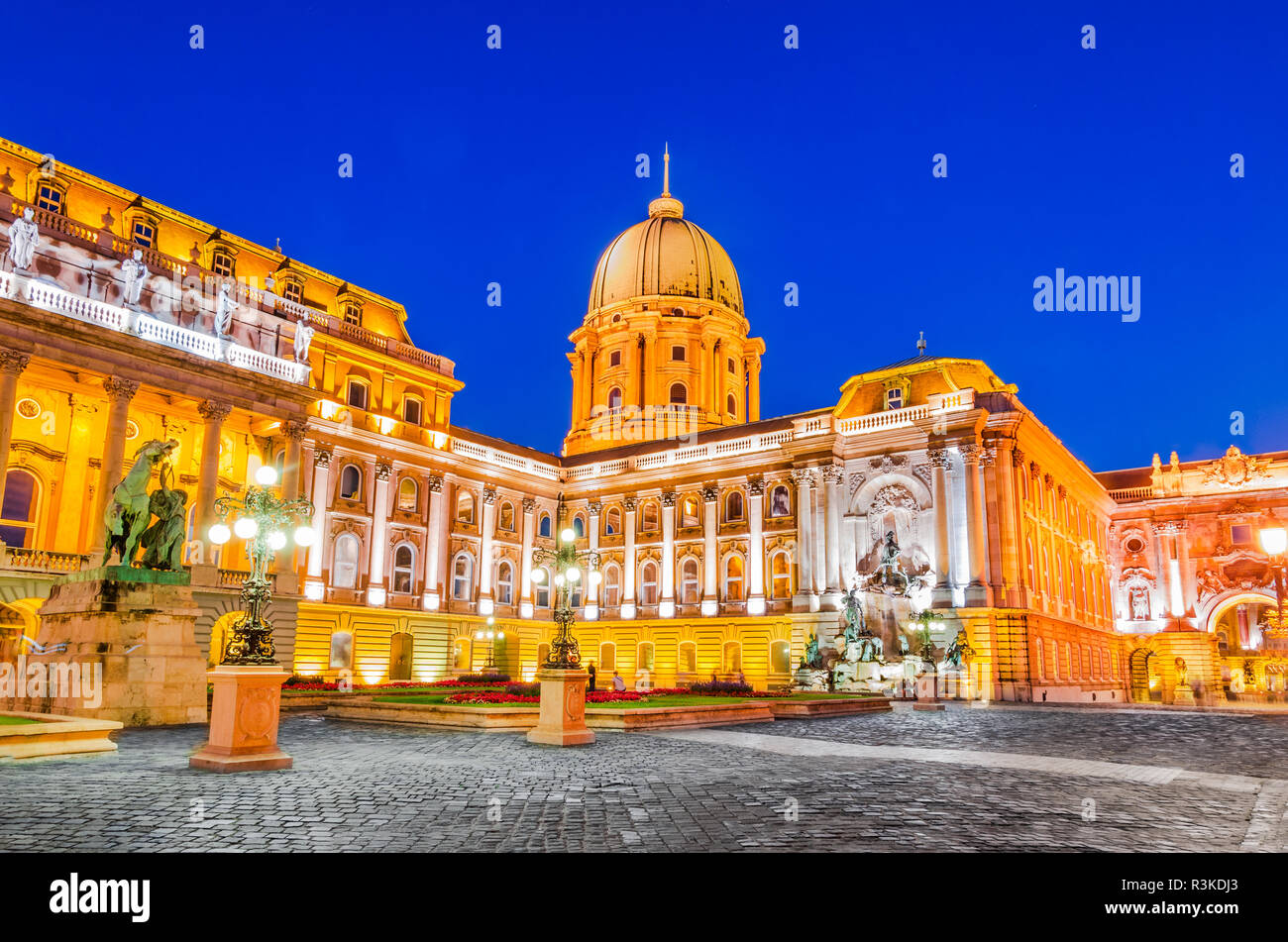 Budapest ungarn donau schloss hill nacht -Fotos und -Bildmaterial in ...