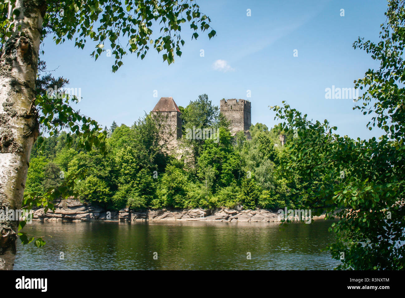 Burgruine lichtenfels -Fotos und -Bildmaterial in hoher Auflösung – Alamy