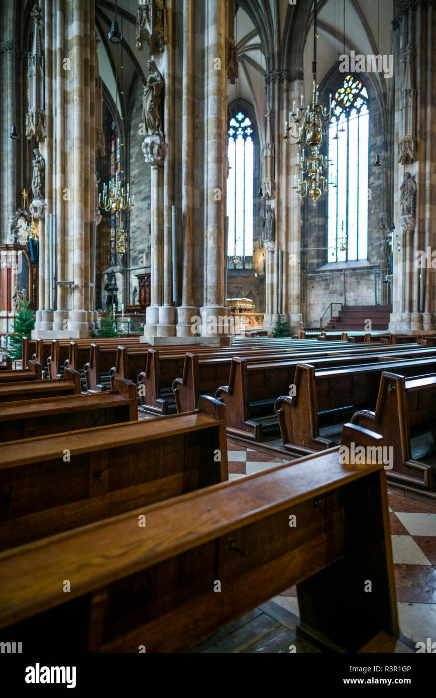 Vienna stephansdom interior -Fotos und -Bildmaterial in hoher Auflösung ...