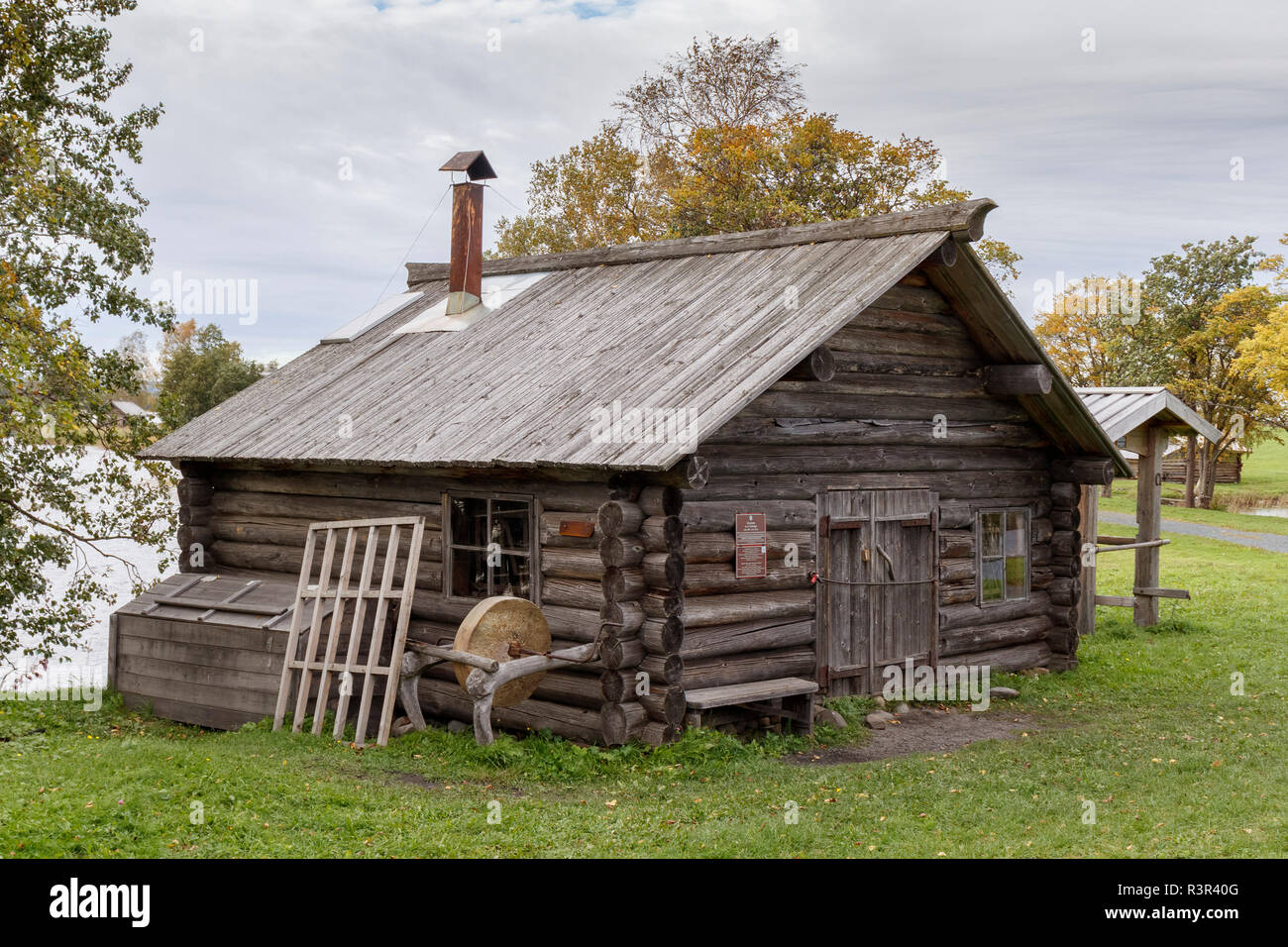 Lake house onega -Fotos und -Bildmaterial in hoher Auflösung – Alamy