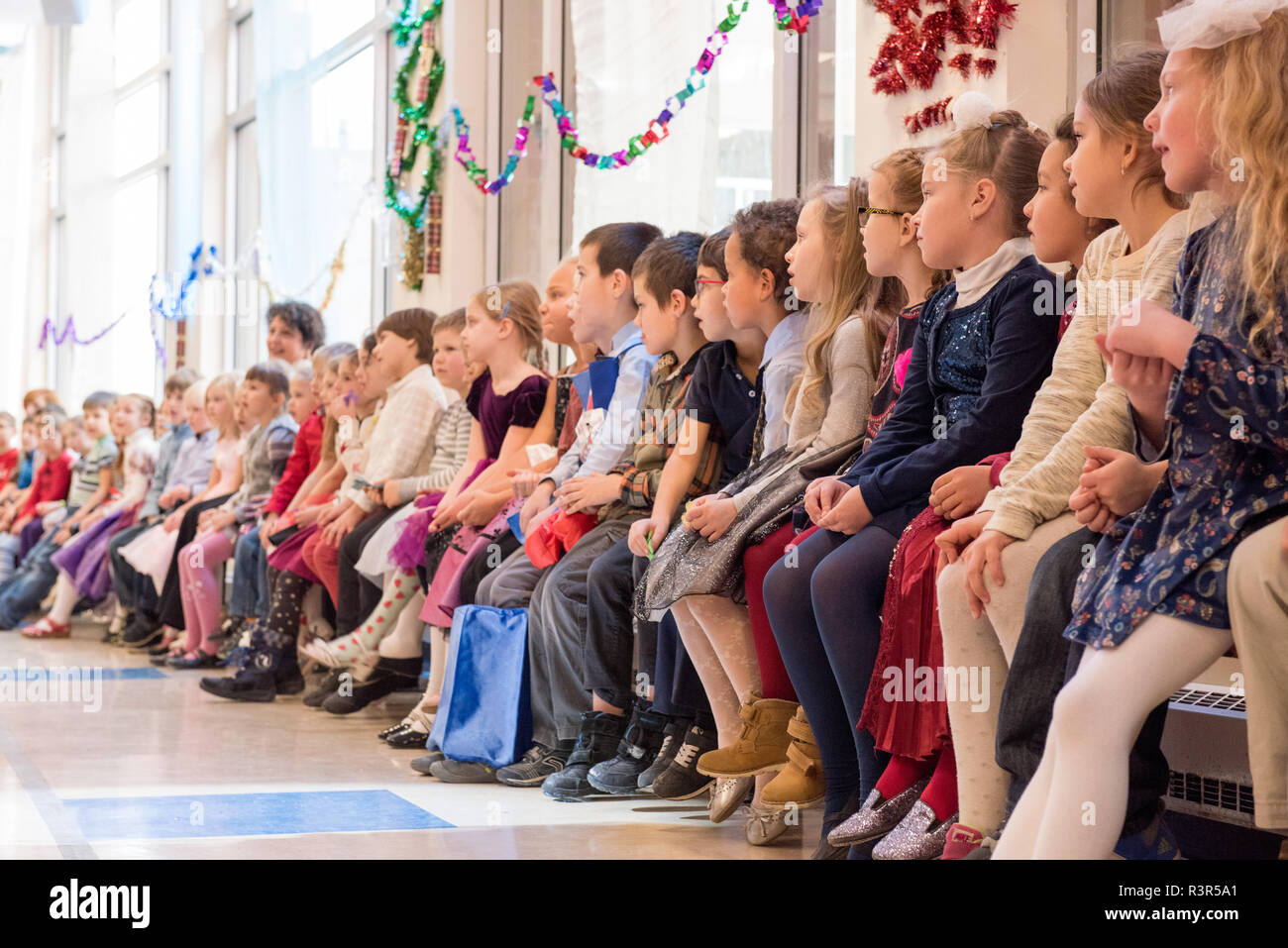 Attending a show -Fotos und -Bildmaterial in hoher Auflösung – Alamy