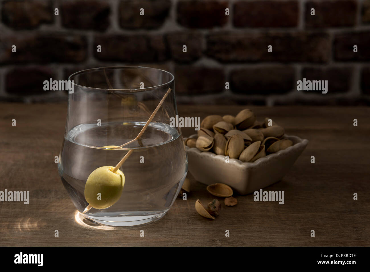 Grüne olive -Fotos und -Bildmaterial in hoher Auflösung – Alamy