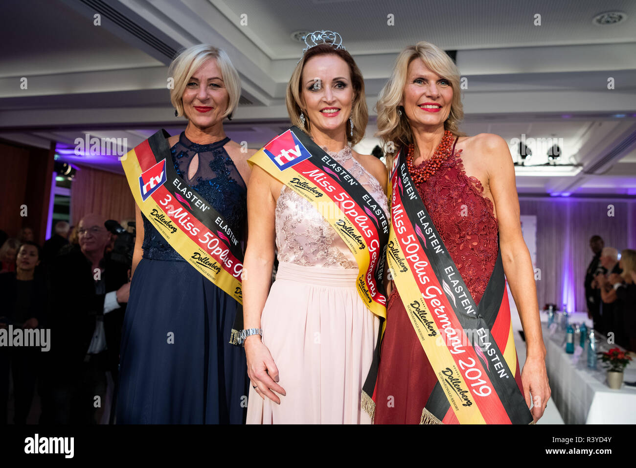 Böse frauen gegeneinander -Fotos und -Bildmaterial in hoher Auflösung ...