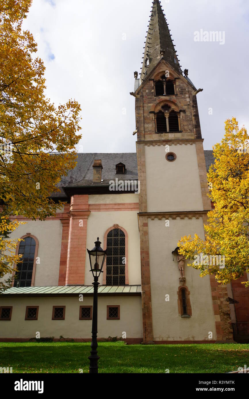 Kirche der muttergottes pfarrkirche -Fotos und -Bildmaterial in hoher ...