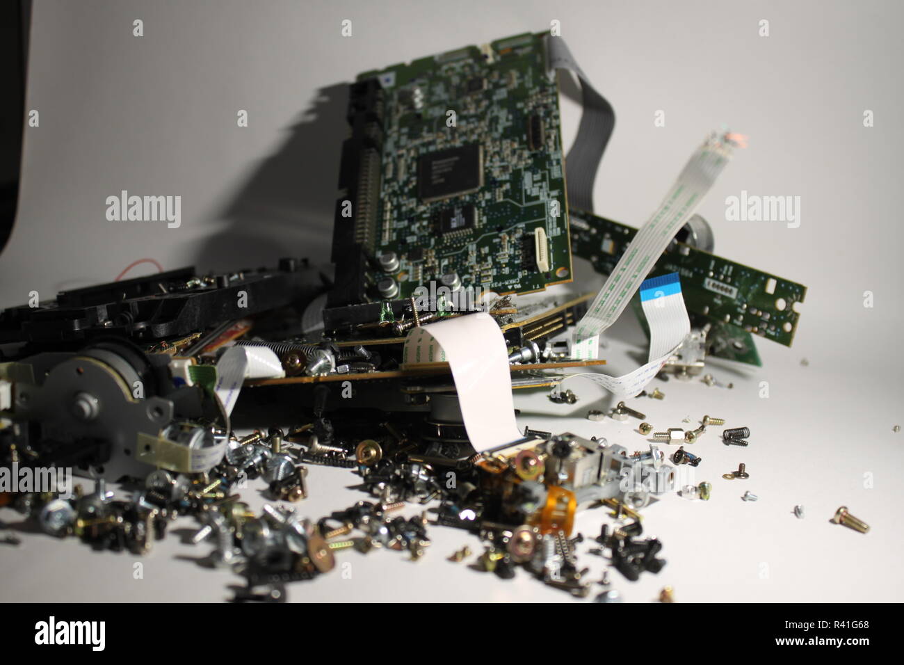 Kaputte elektronik -Fotos und -Bildmaterial in hoher Auflösung – Alamy