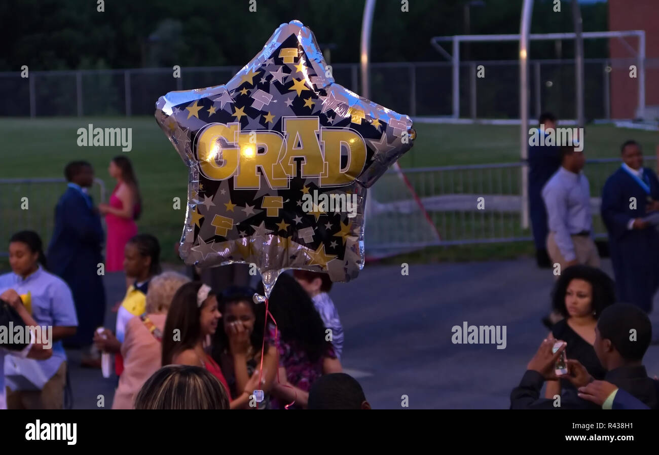 Besonderer tag zum feiern von jungen -Fotos und -Bildmaterial in hoher ...