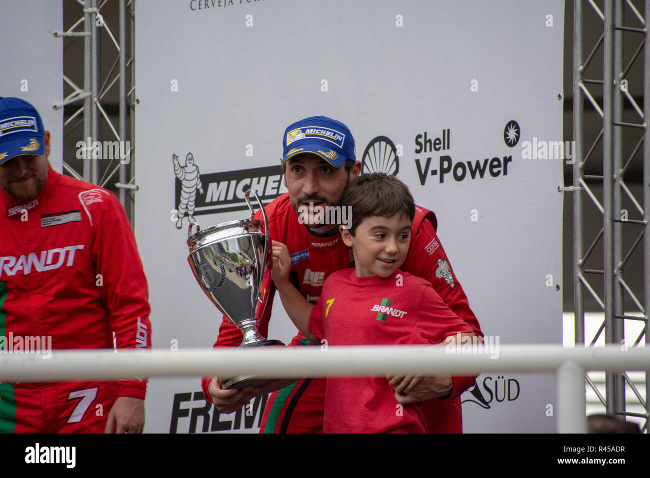 SÃO PAULO, SP - 24.11.2018: PORSCHE GT3 Cup IMPÉRIO PROVA - mit einer Menge von 10.000 ...