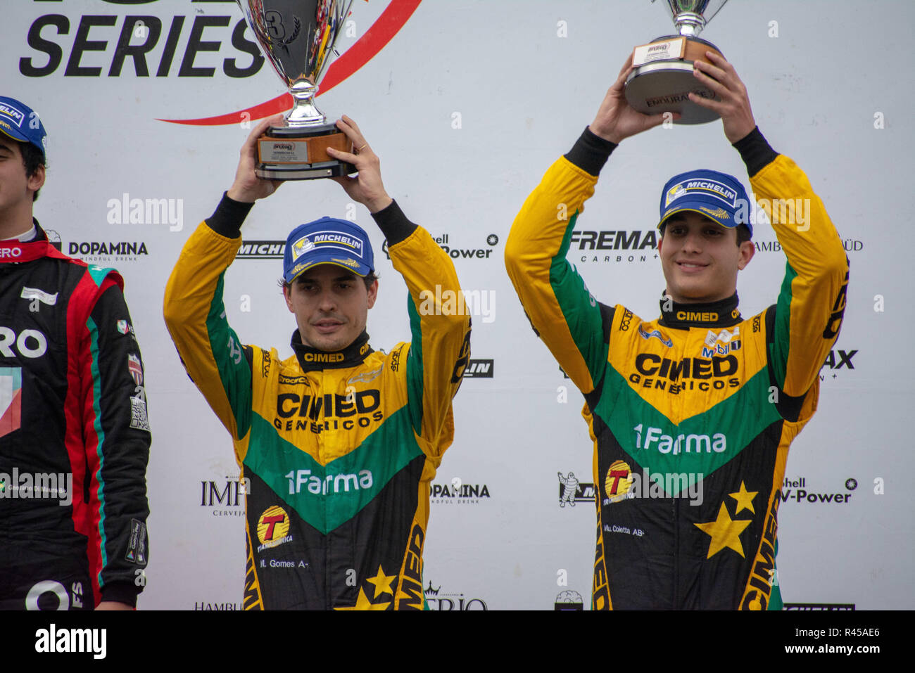 SÃO PAULO, SP - 24.11.2018: PORSCHE GT3 Cup IMPÉRIO PROVA - mit einer Menge von 10.000 ...