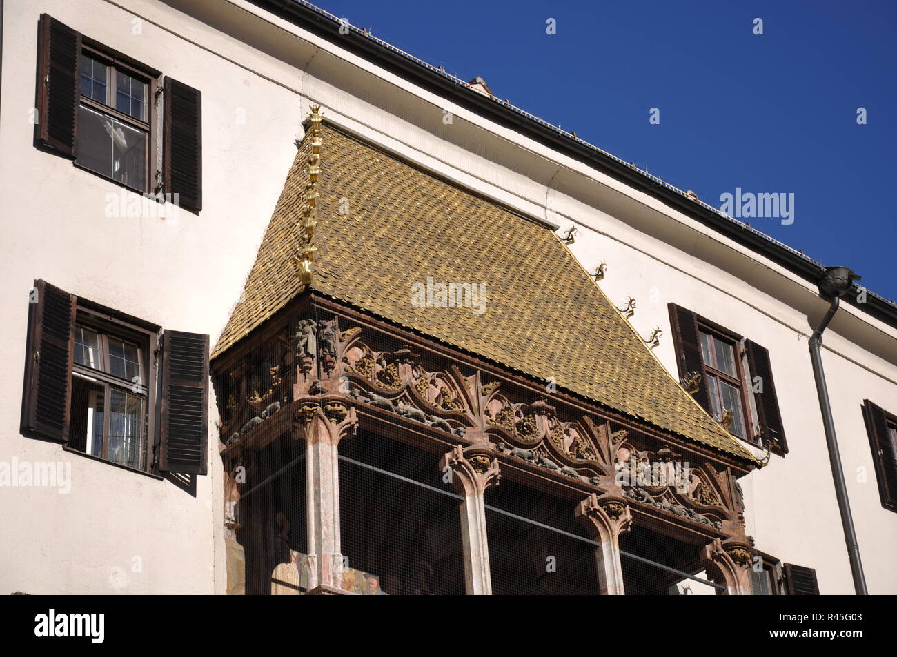 Goldenes dach goldenes dachl spätgotisches erkerfenster -Fotos und ...