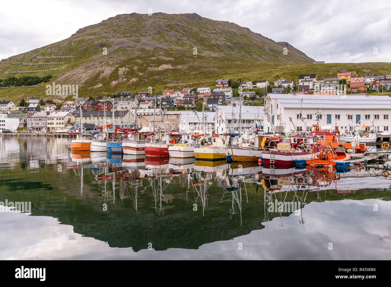 Hafen von Honningsvag in der Finnmark Norwegen: Basis für die ...