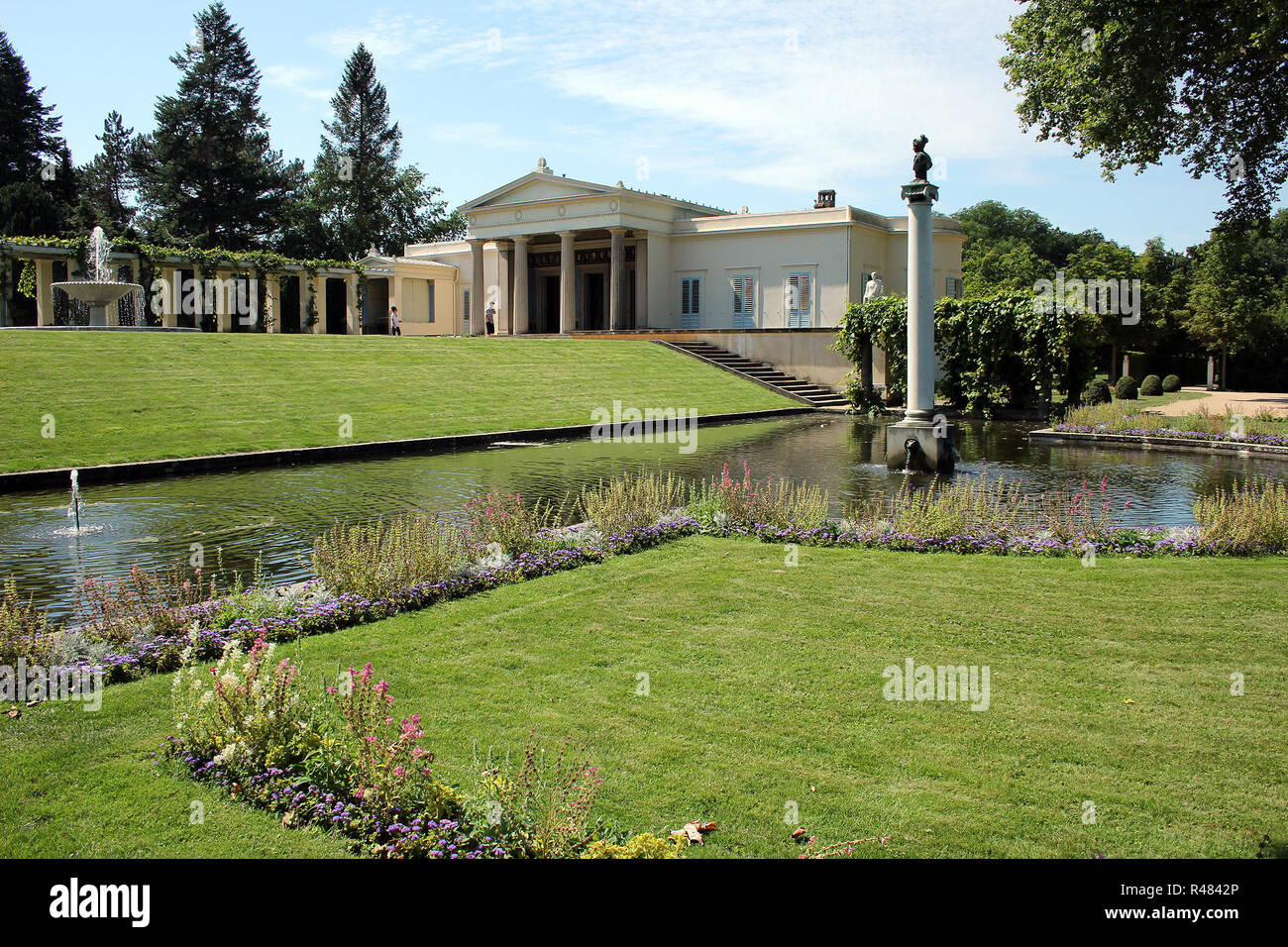 Schloss Charlottenhof im Park von Sanssouci in Potsdam, Deutschland ...